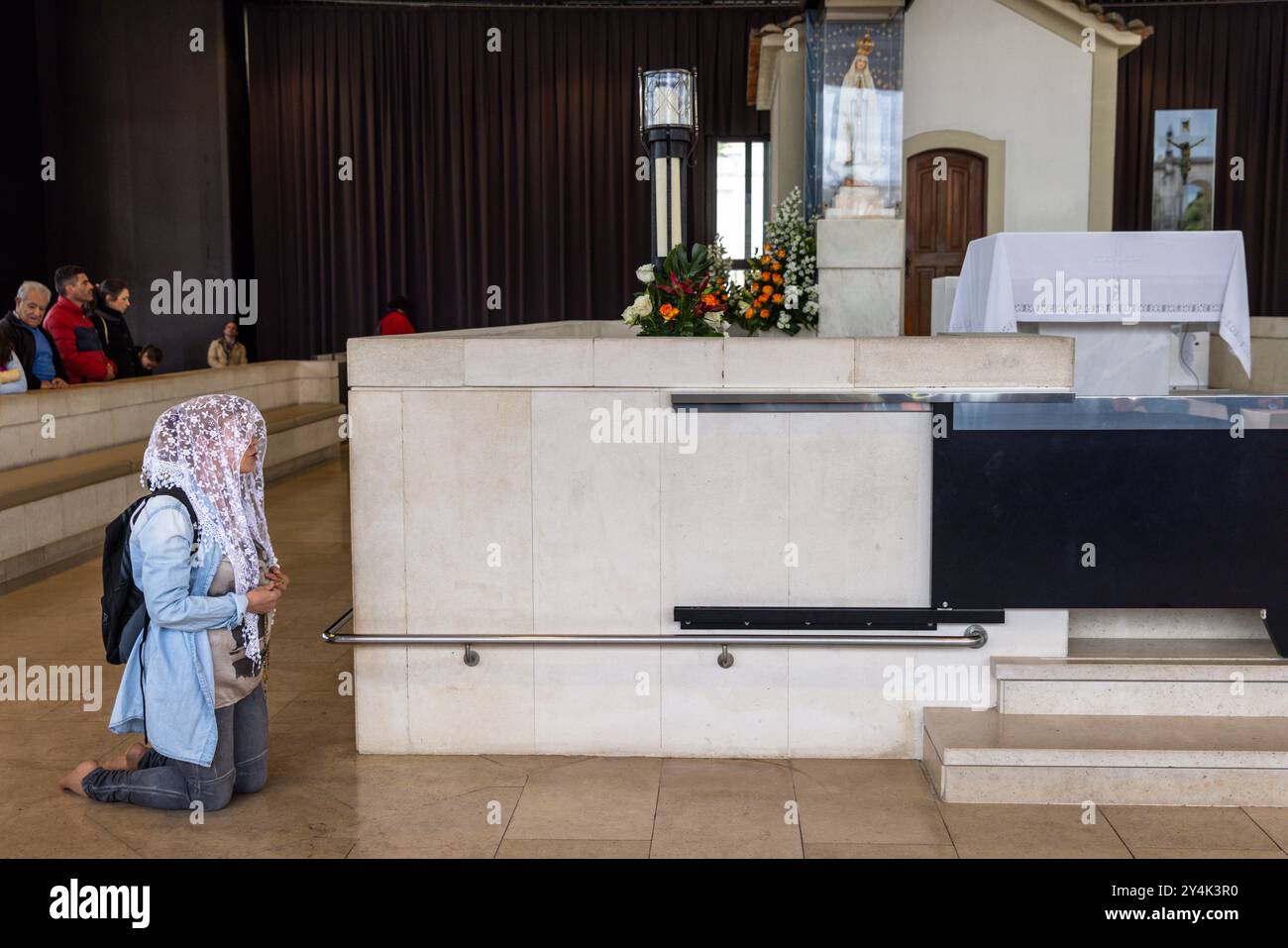Pilgrims crawl on knees to The Basilica of Our Lady of the Rosary of ...