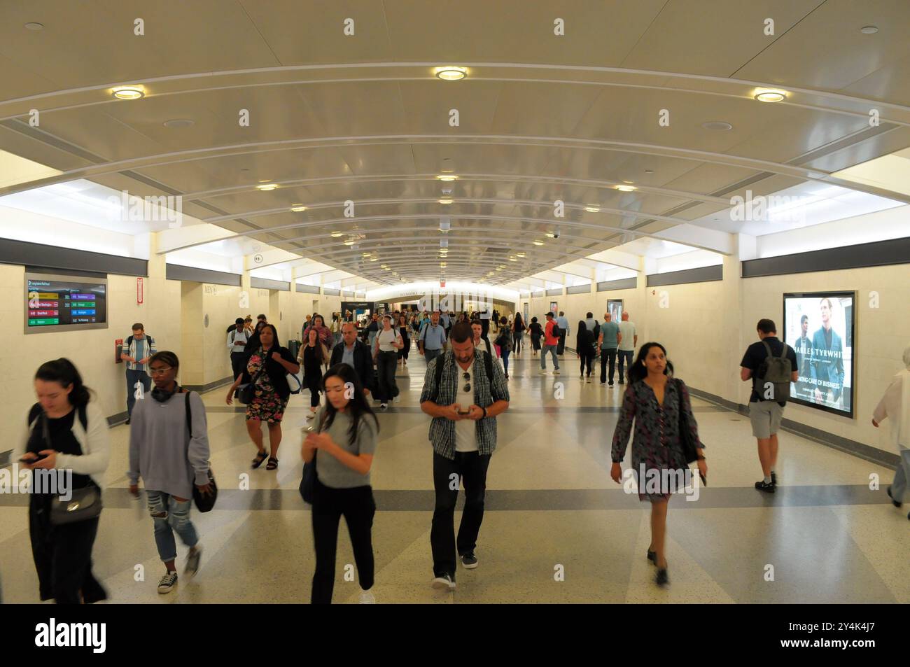 People walk through the Long Island Rail Road, LIRR, section of Grand ...