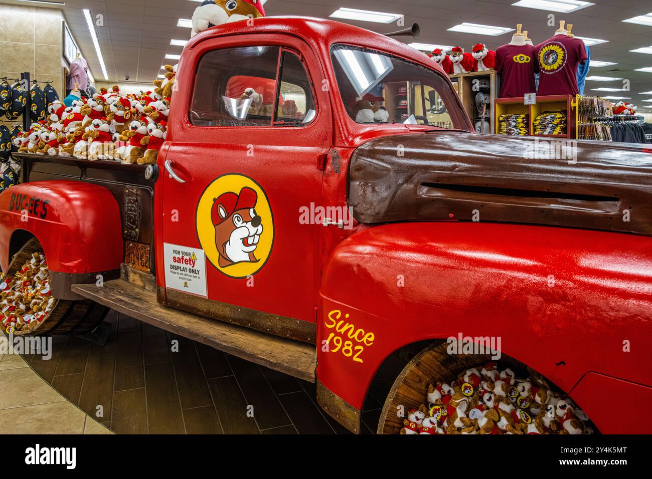 Buc ees store merchandise hi-res stock photography and images - Alamy