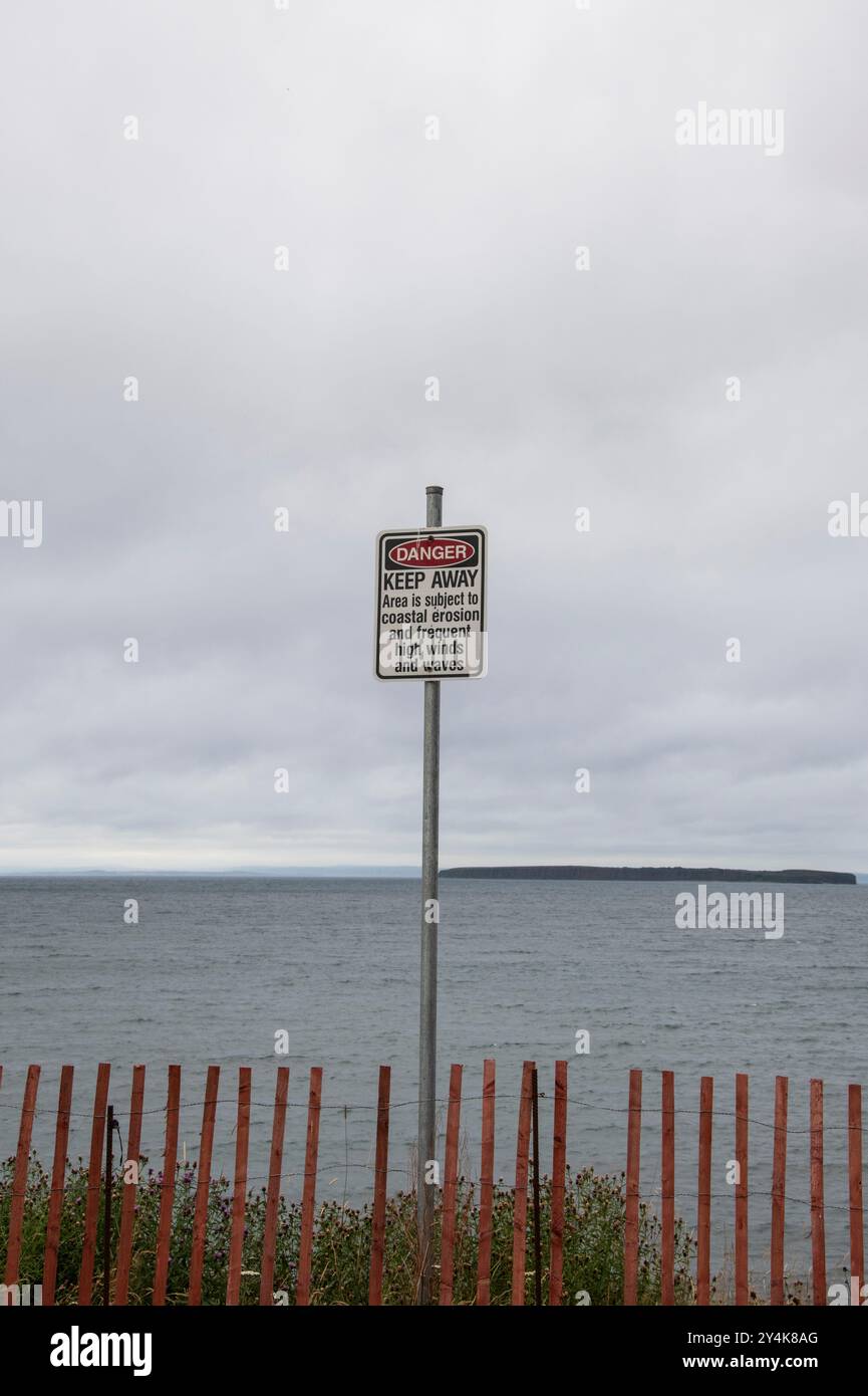 Danger keep away sign at Topsail Beach in Conception Bay South ...