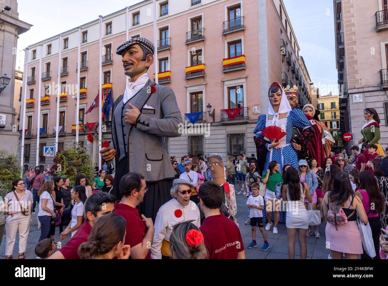 Giant festival puppets spain hi-res stock photography and images - Alamy