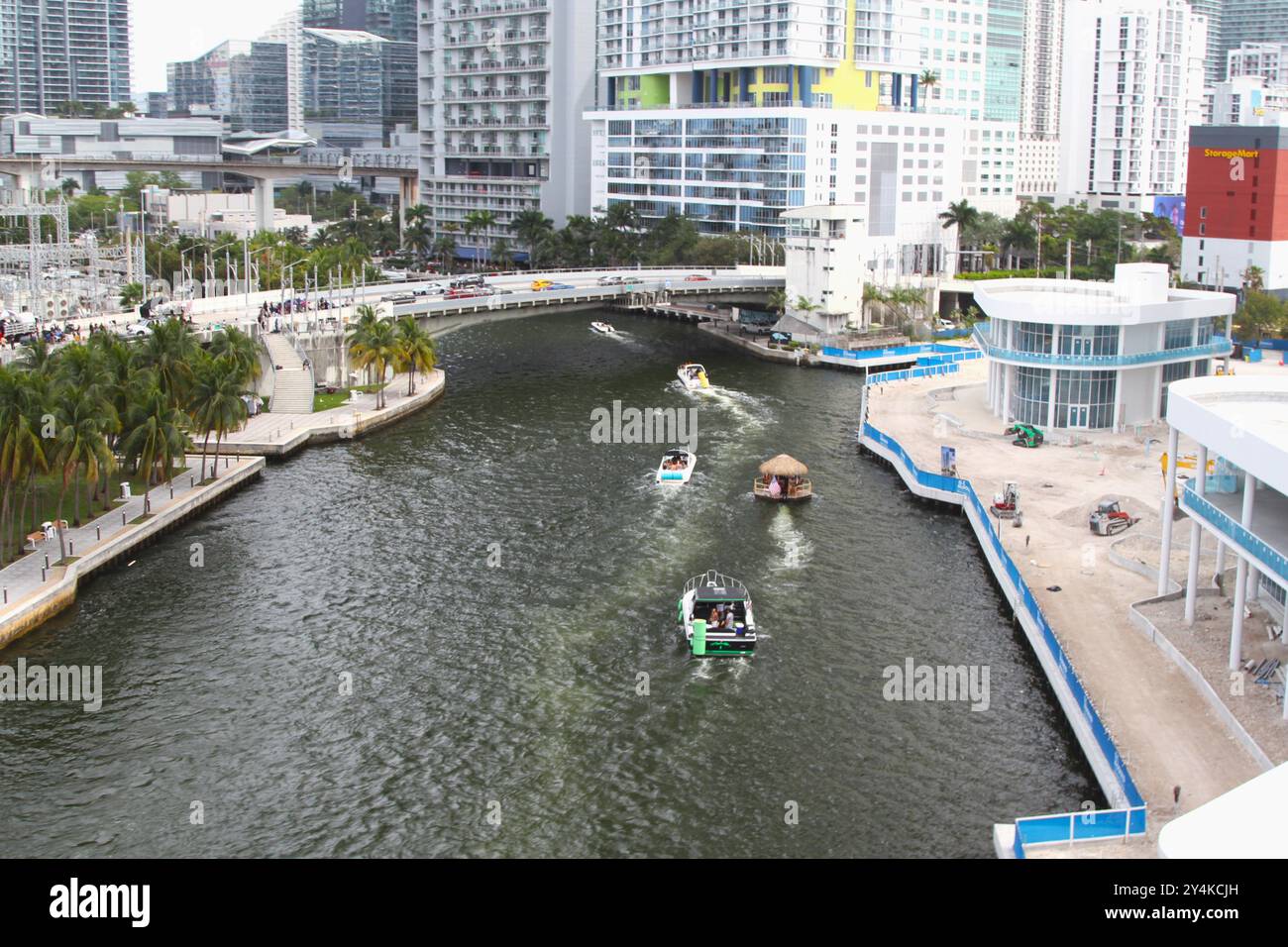 Miami river in downtown Miami, Florida Stock Photo - Alamy