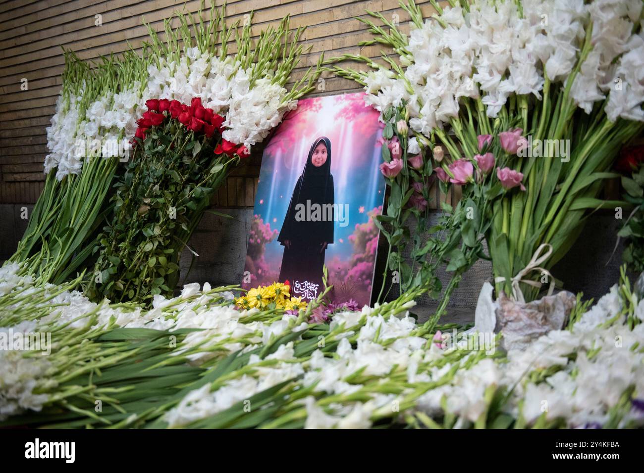 Exploding pagers hi-res stock photography and images - Alamy