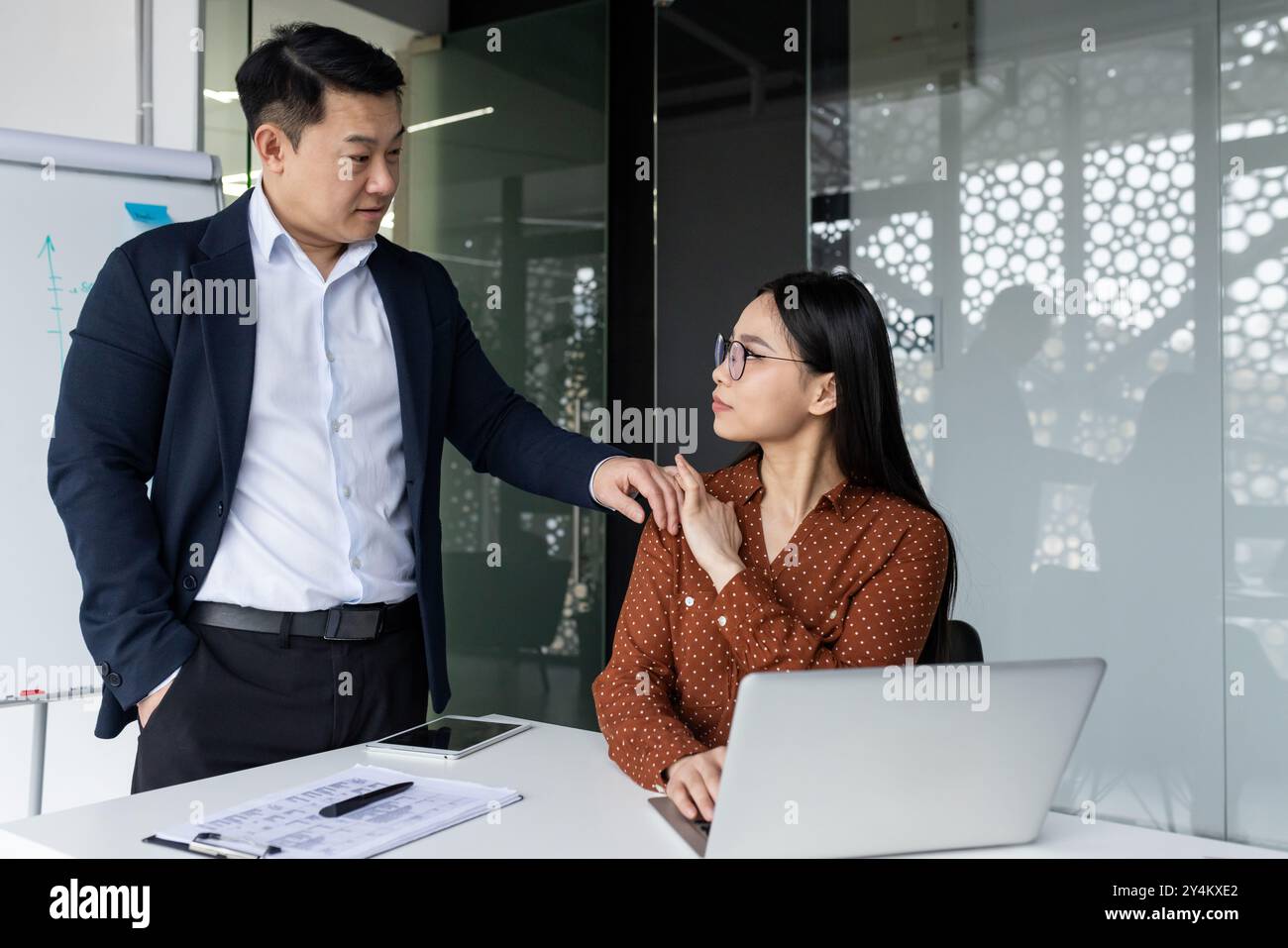 Office inappropriate dress hi-res stock photography and images - Alamy