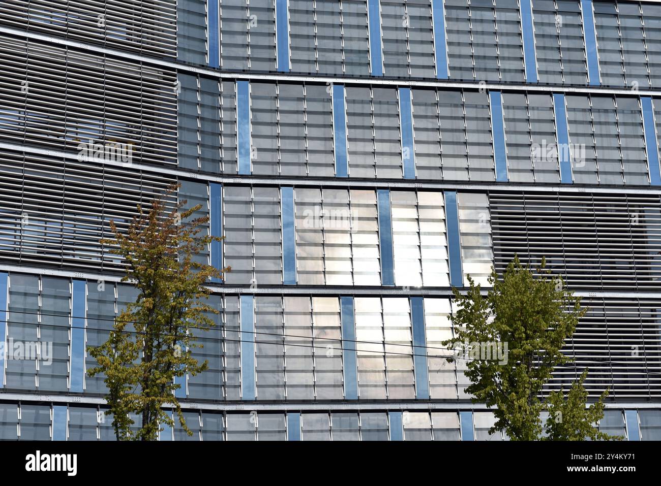 Modern window wall exterior of multi-storey office building Stock Photo ...