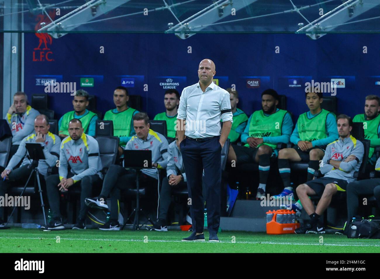 Arne Slot Head Coach of Liverpool FC looks on during UEFA Champions ...