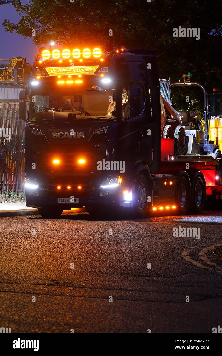 Scania trucks at night hi-res stock photography and images - Alamy