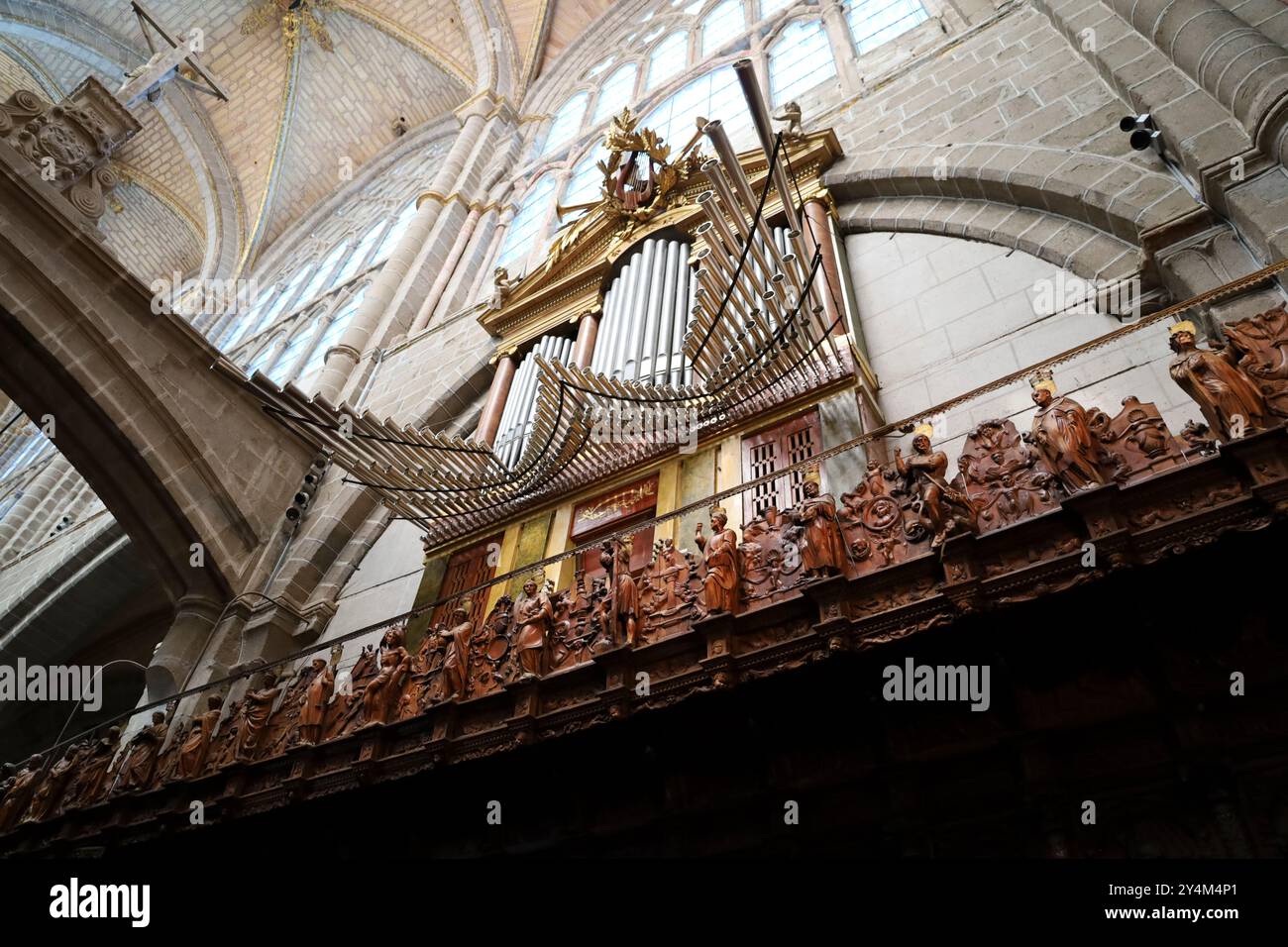 Avila, Castilla y Leon, Spain- August 18, 2024: Beautiful pipe organ in ...