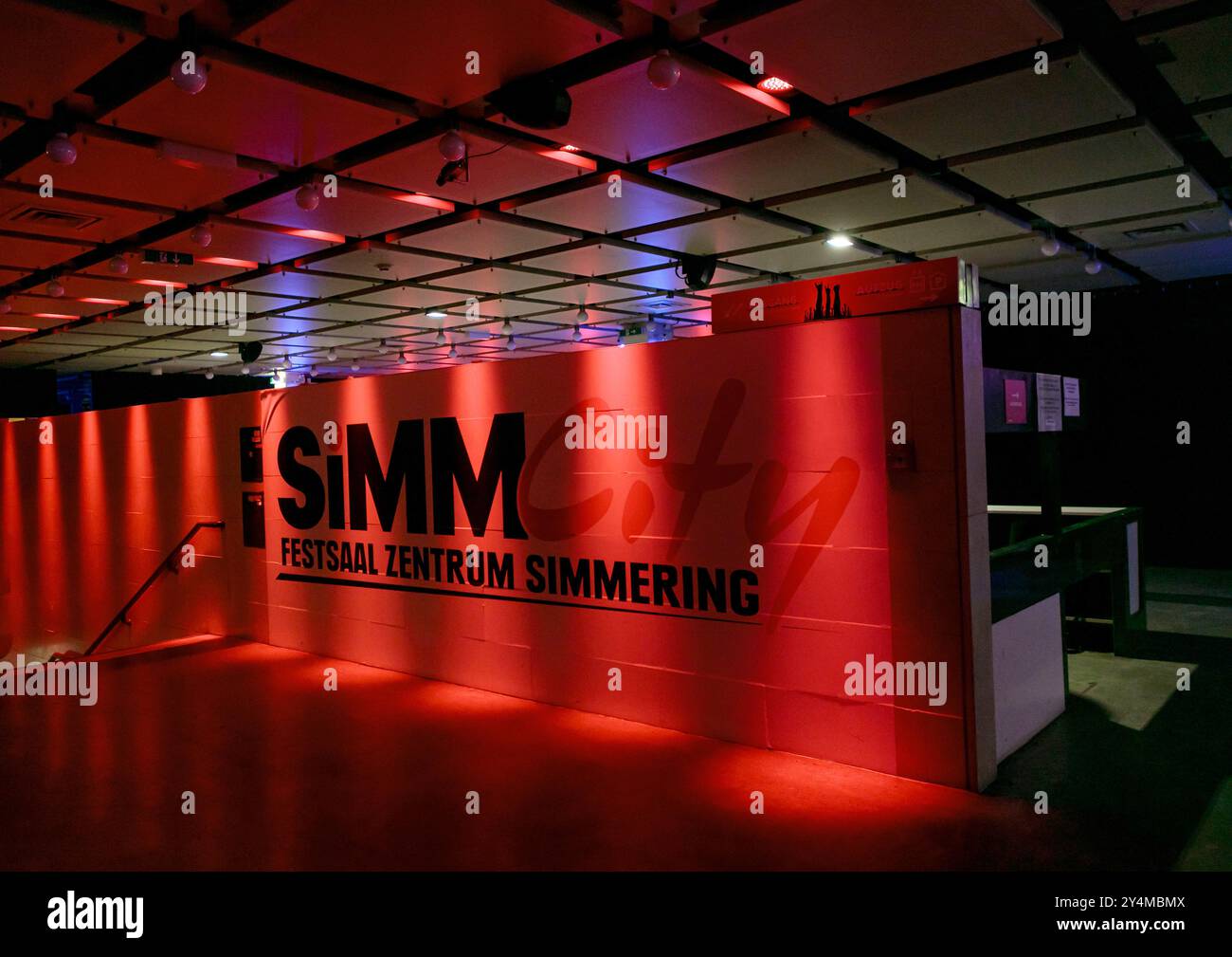 Simmcity hi-res stock photography and images - Alamy