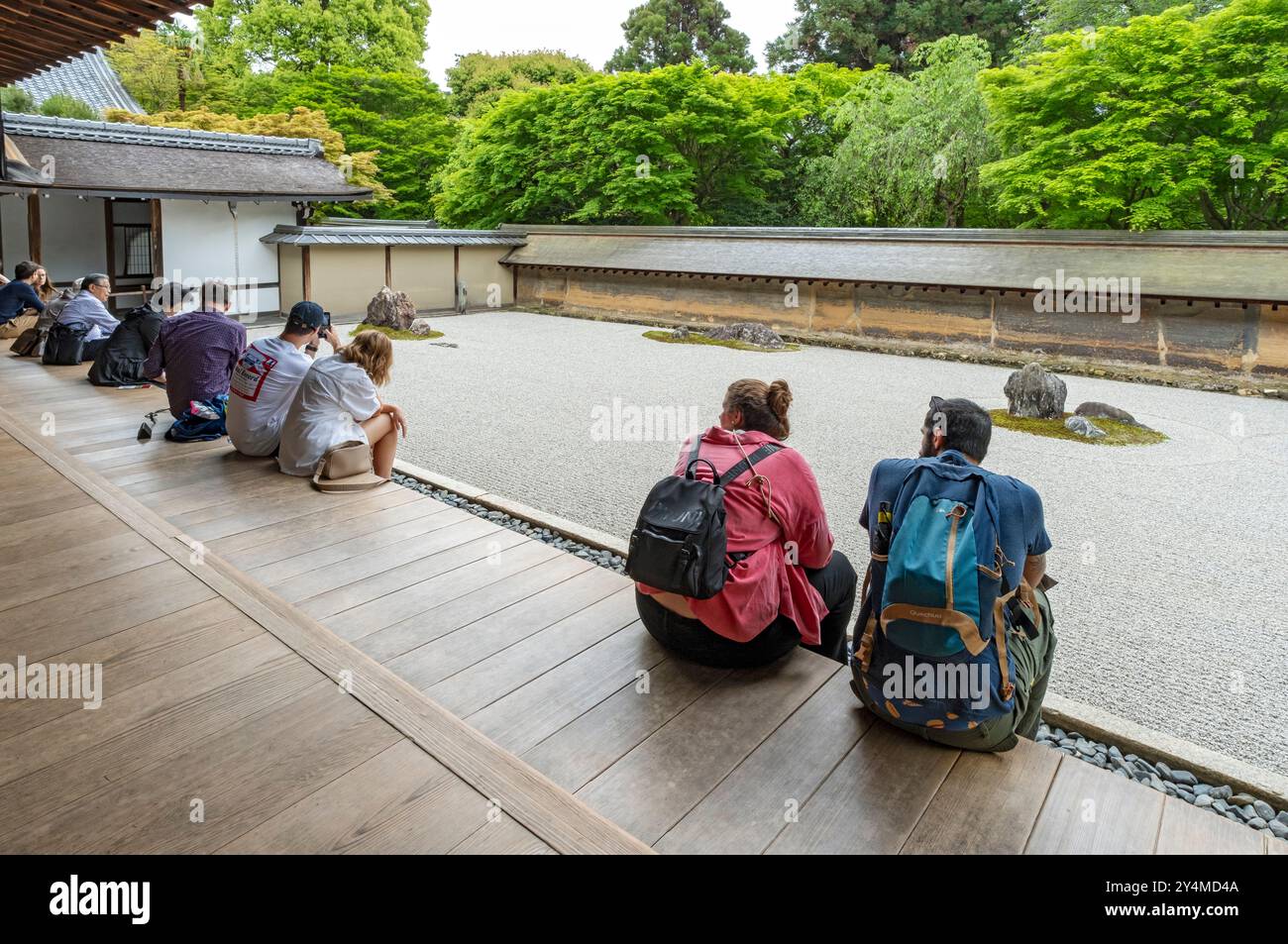 Visitors at Kare-sansui - dry landscape Zen temple garden, Ryoan-ji ...