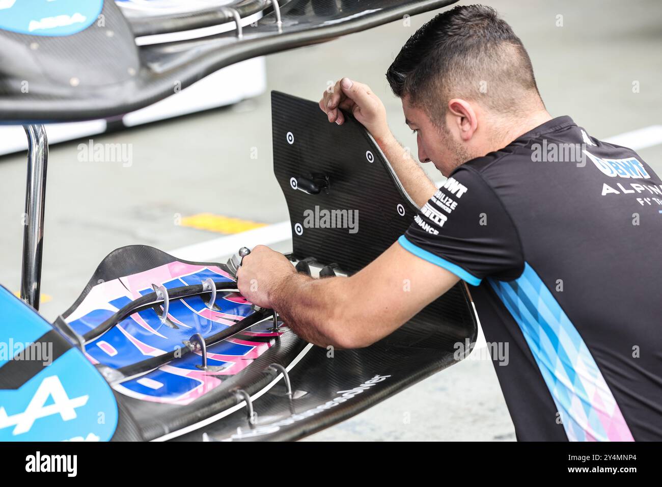 Alpine F1 Team A524, mechanical detail front wing mechanic, mecanicien ...