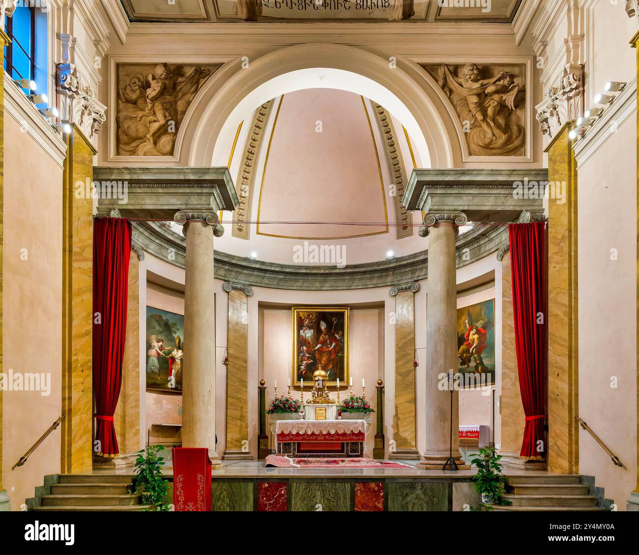 Interior 11th century church hi-res stock photography and images - Alamy