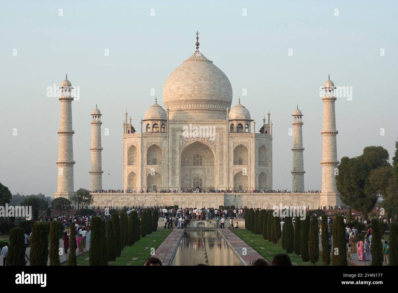 Outdoor view taj mahal hi-res stock photography and images - Alamy
