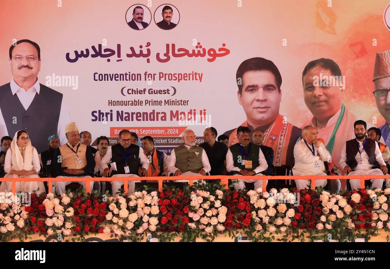 Pm modi 13 jpg hi-res stock photography and images - Alamy