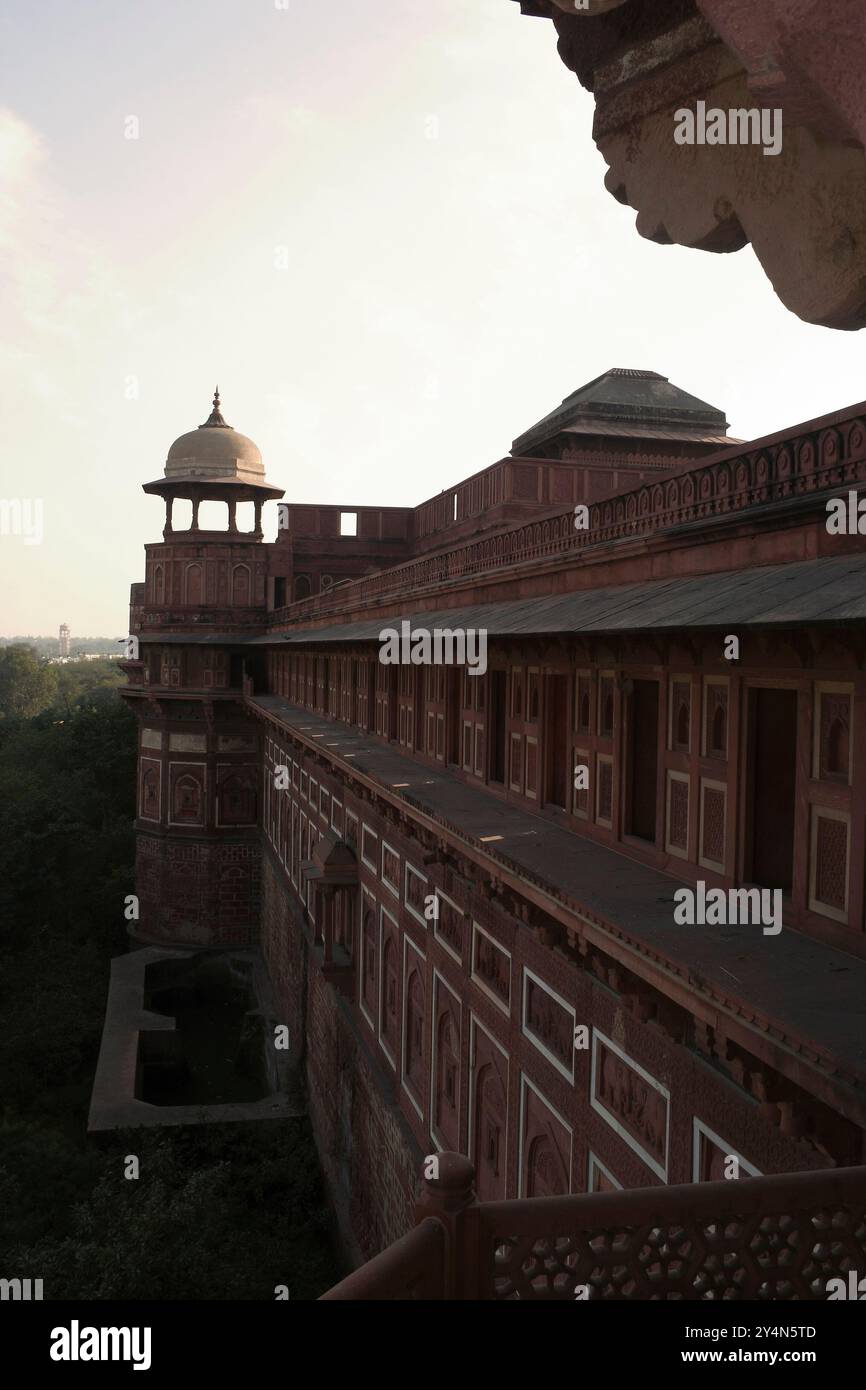 Akbari mahal agra hi-res stock photography and images - Alamy