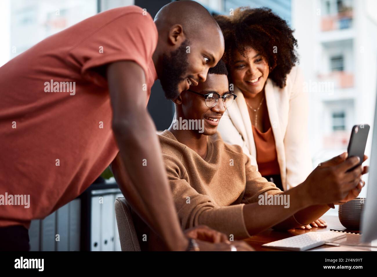 Phone, collaboration and reading with business people for email ...