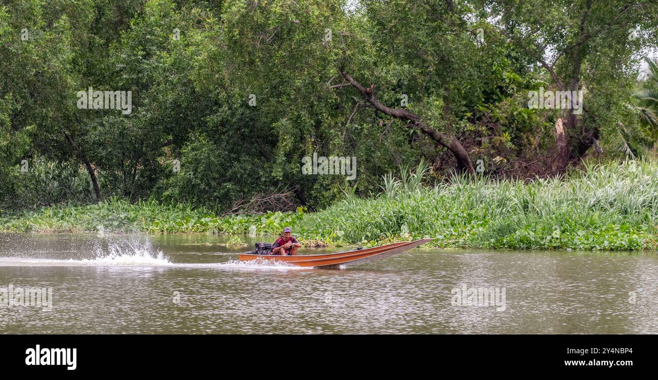 Speedboat prop hi-res stock photography and images - Alamy