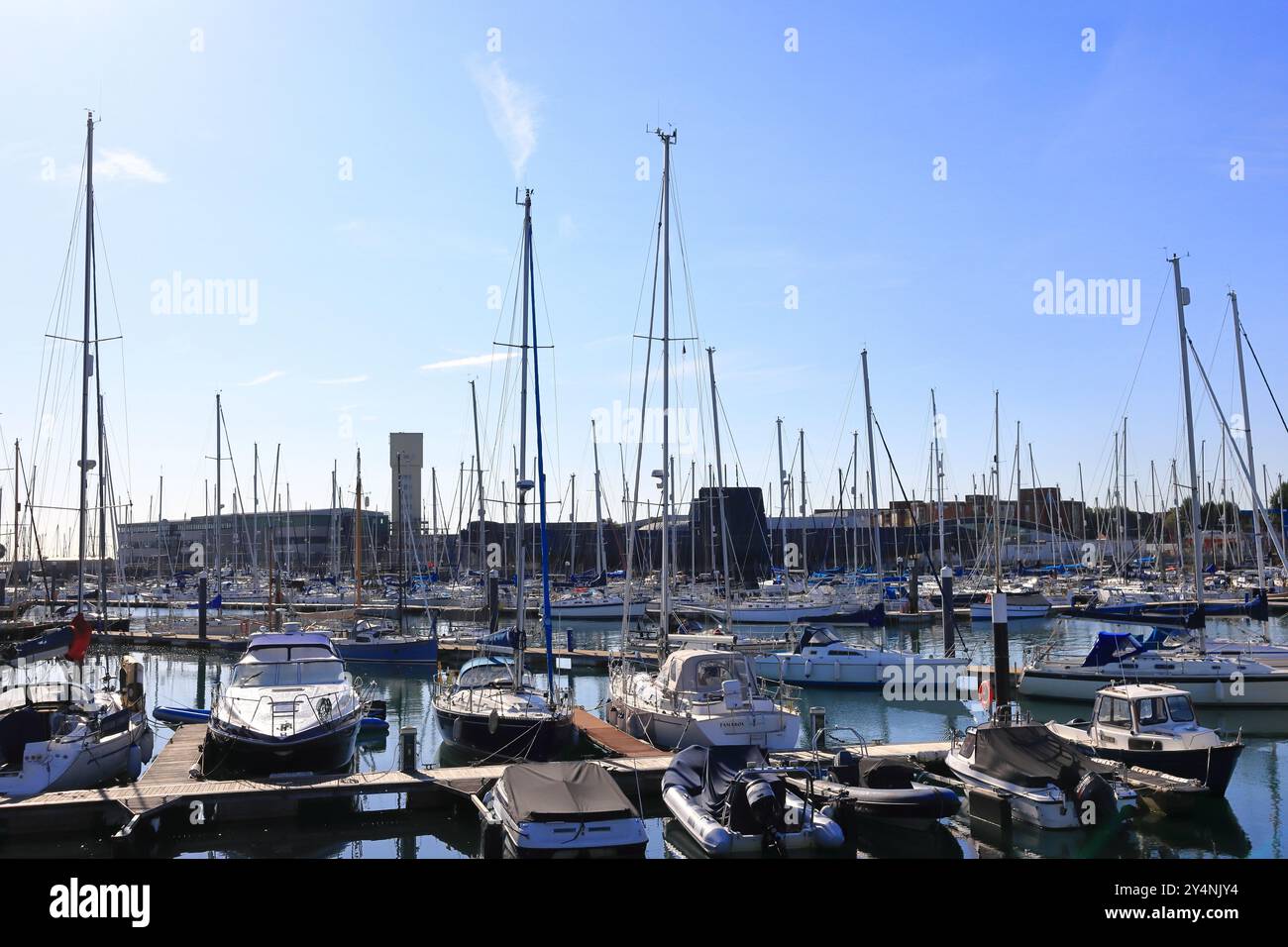 1800s boats hi-res stock photography and images - Alamy