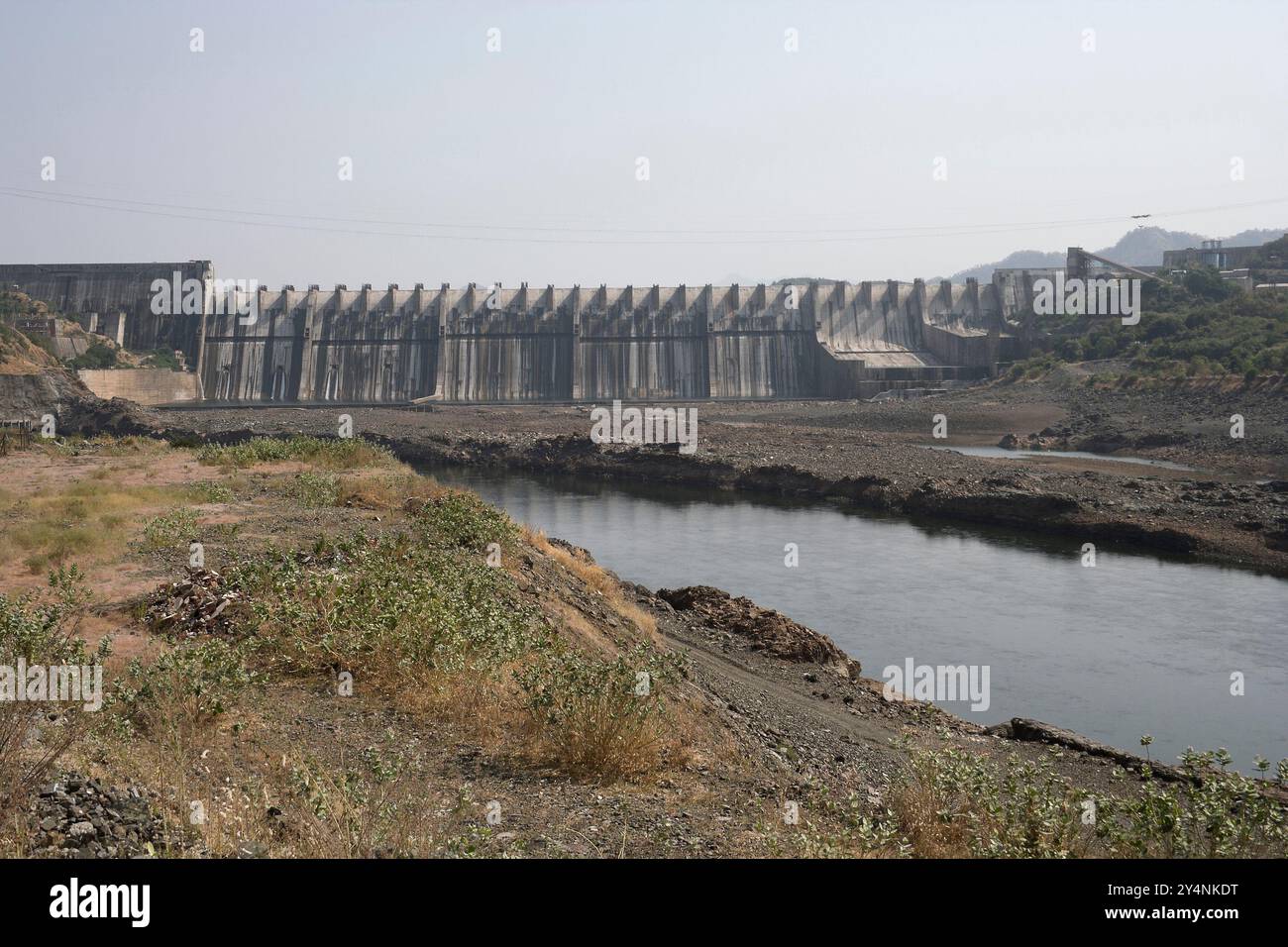 Navagam, Gujarat / India - November 14, 2007 : The Sardar Sarovar Dam ...