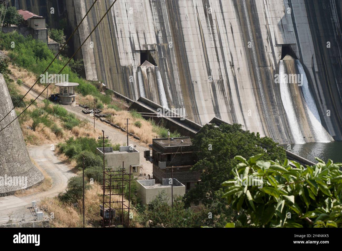 Navagam, Gujarat / India - November 14, 2007 : The Sardar Sarovar Dam ...