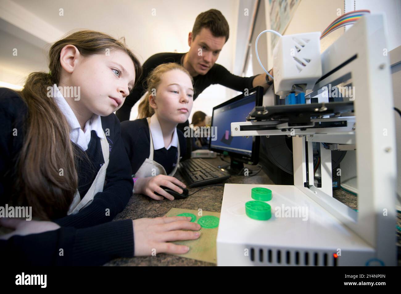 Using a 3D printer during a Design and Technology class at a girls ...