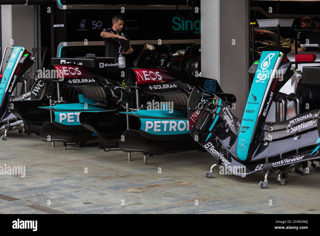 Side pods hi-res stock photography and images - Alamy