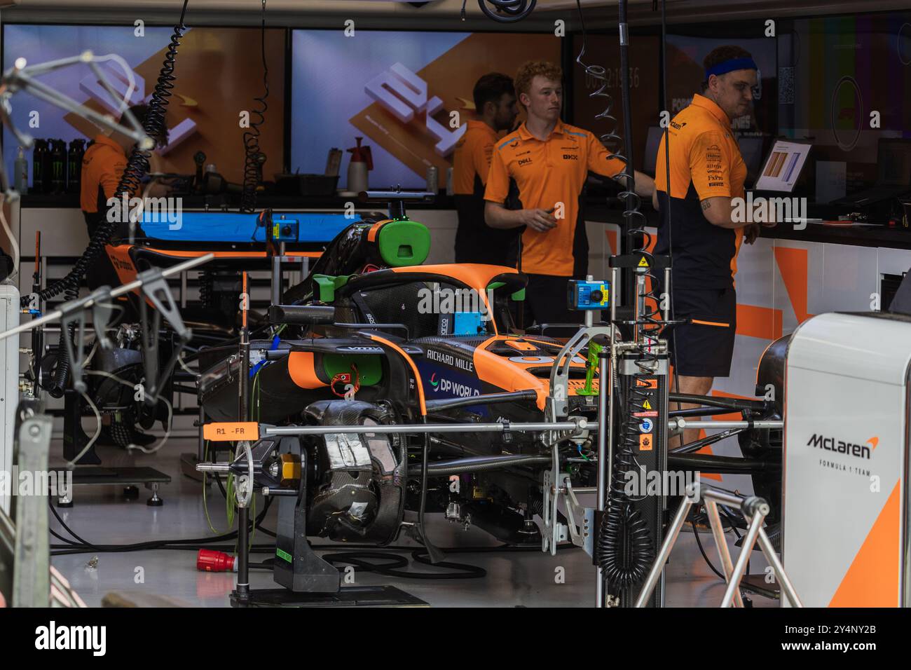 Mclaren f1 racing car engine bay hi-res stock photography and images ...