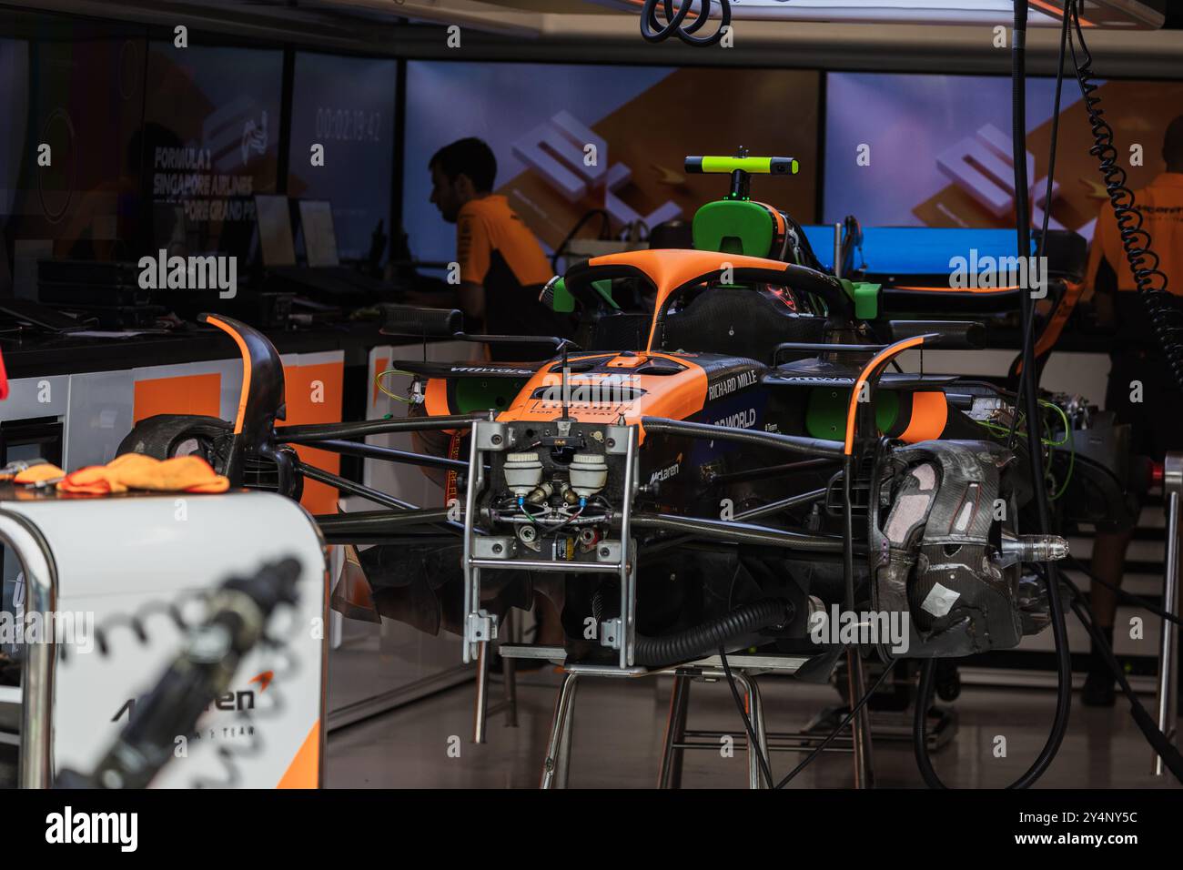 Mclaren f1 racing car engine bay hi-res stock photography and images ...
