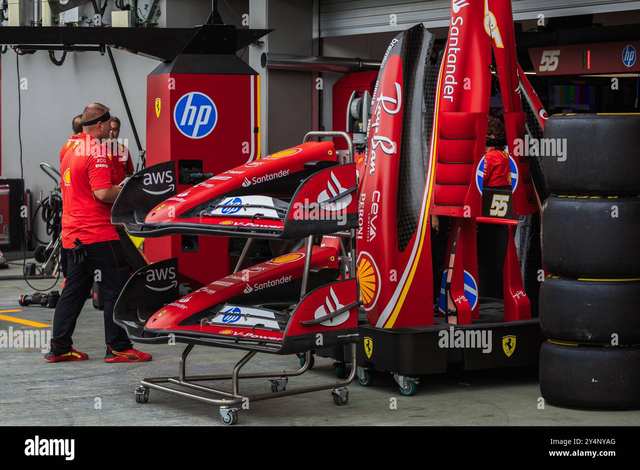 Side pods hi-res stock photography and images - Alamy