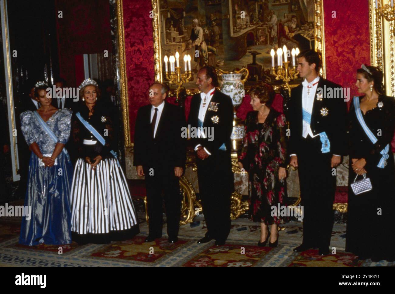 Queen sofia of spain 1990 hi-res stock photography and images - Alamy
