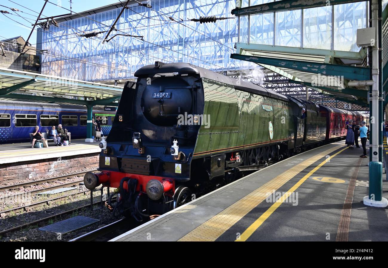 Battle of Britain class Pacific No 34067 Tangmere arriving at Carlisle ...