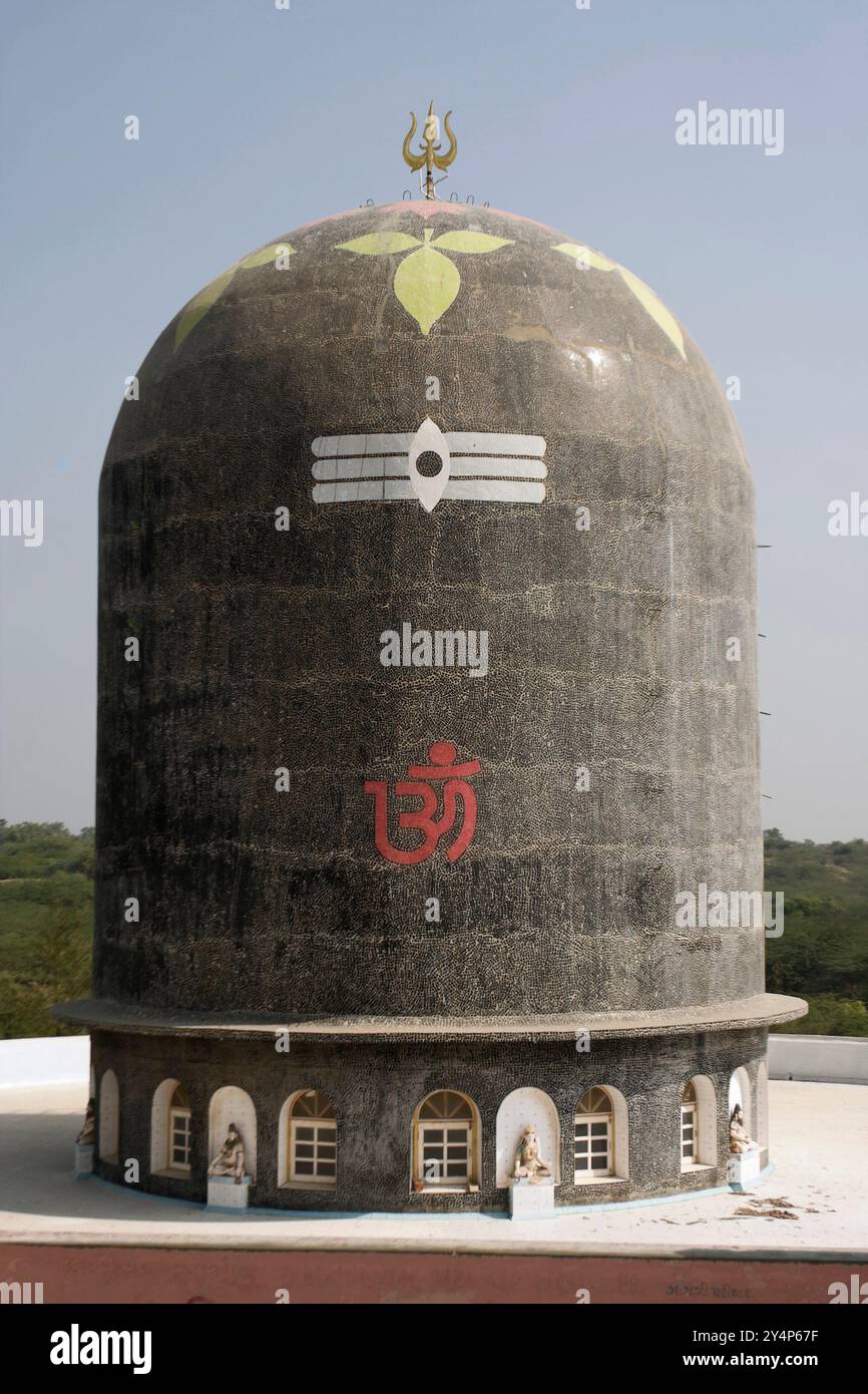 Khambhat, Gujarat / India - January 11, 2017 : A huge Shivling in the ...