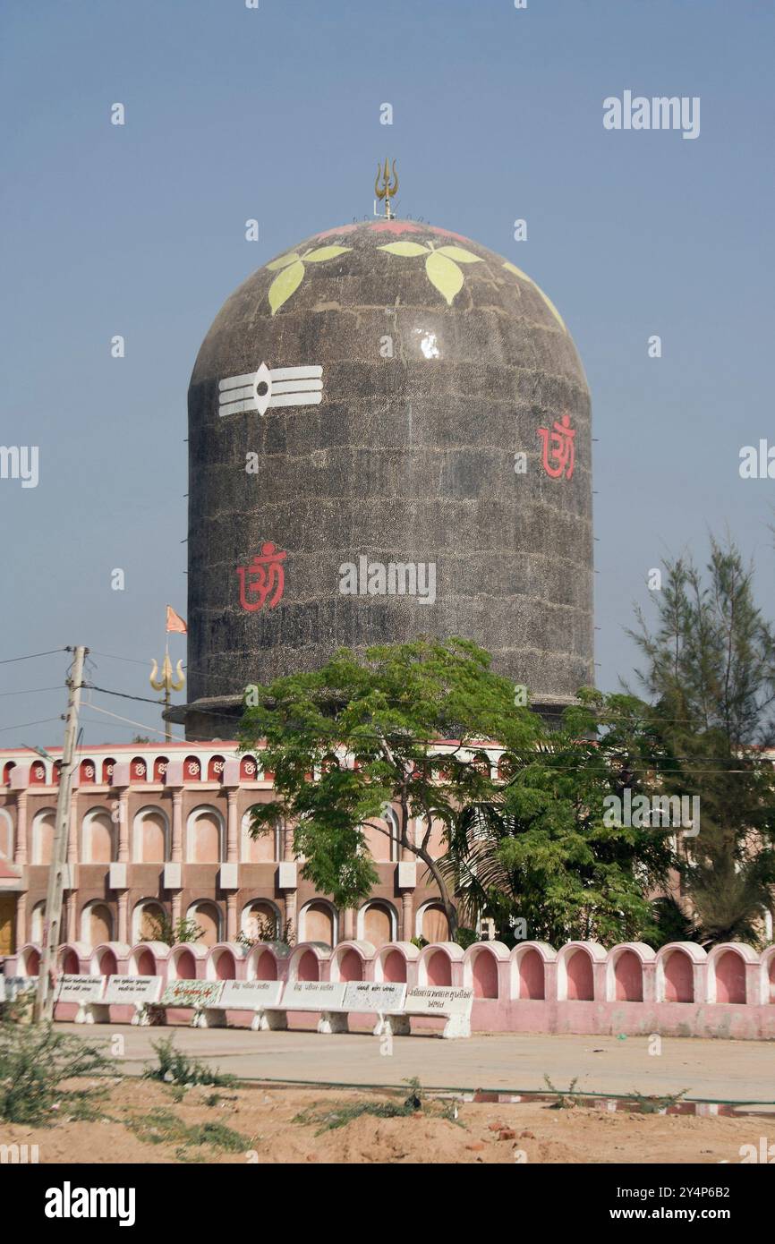 Khambhat, Gujarat / India - January 11, 2017 : A huge Shivling in the ...