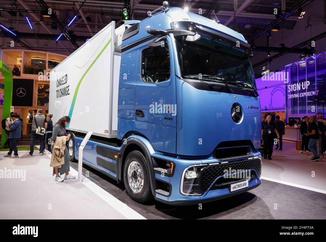 Elektro LKW eActross 600 Elektro LKW Mercedes-Benz Trucks eActros600 ...