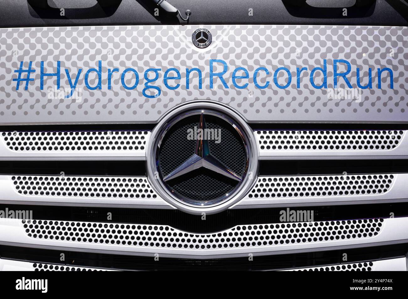 Brennstoffzellen Gen H2 Truck Brennstoffzellen LKW Gen H2 Truck von ...