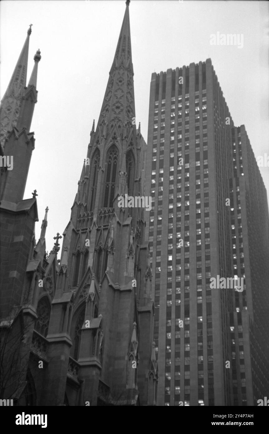 St patricks cathedral in new york city Black and White Stock Photos ...