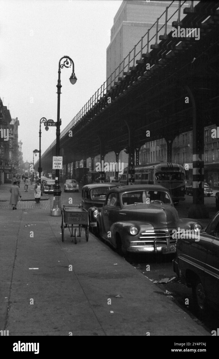 An elevated train platform near the intersection of East 79th Street ...