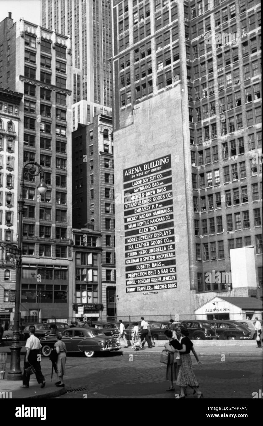 The empire state building 1952 hi-res stock photography and images - Alamy