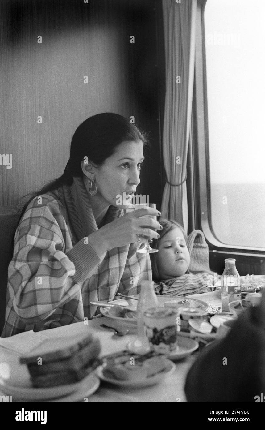 Rita Coolidge and daughter Casey Kristofferson 1978 having breakfast on ...