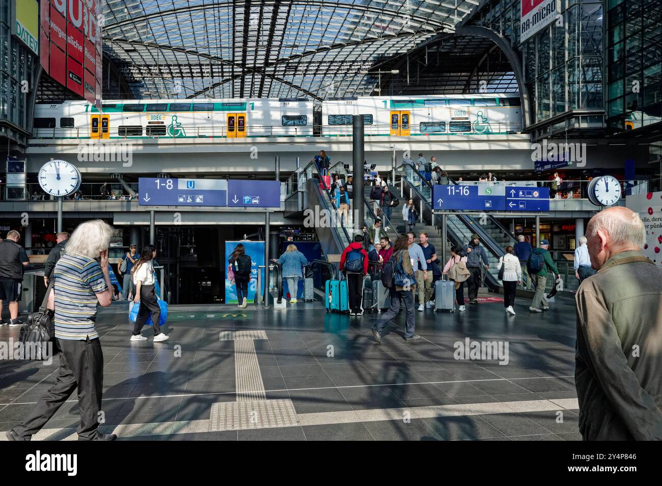 Doppelstock elektrotriebzug hi-res stock photography and images - Alamy