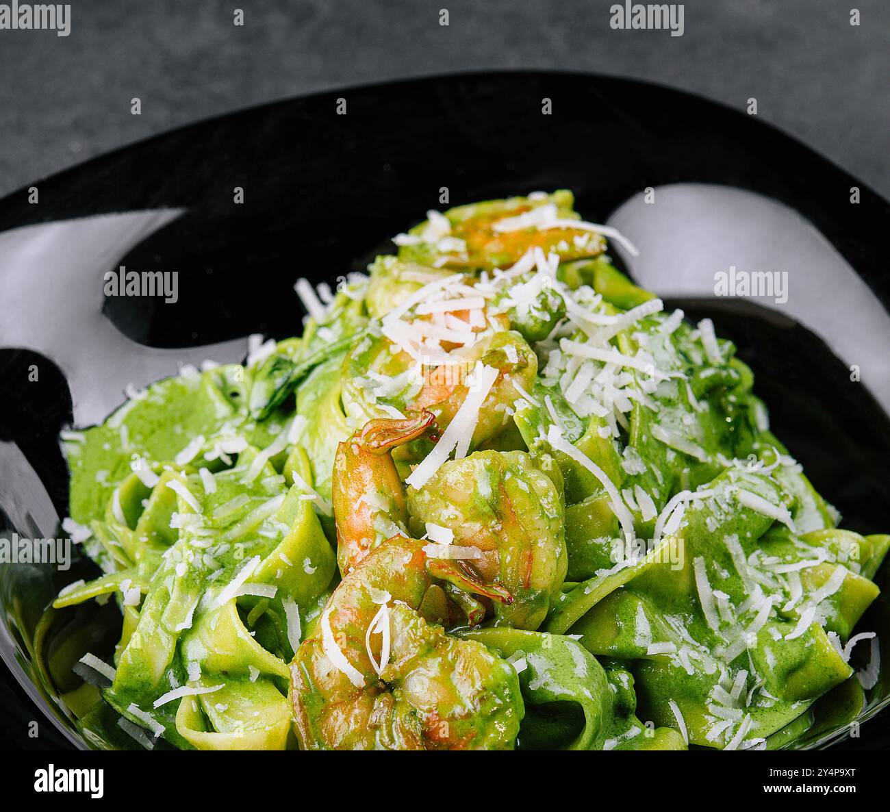 Tagliatelle tiger prawns hi-res stock photography and images - Alamy