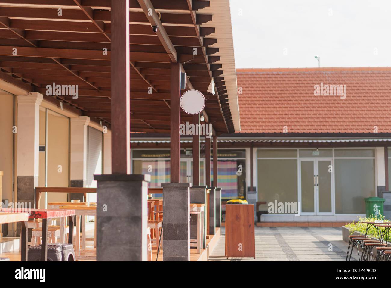Outdoor dining area features hi-res stock photography and images - Alamy