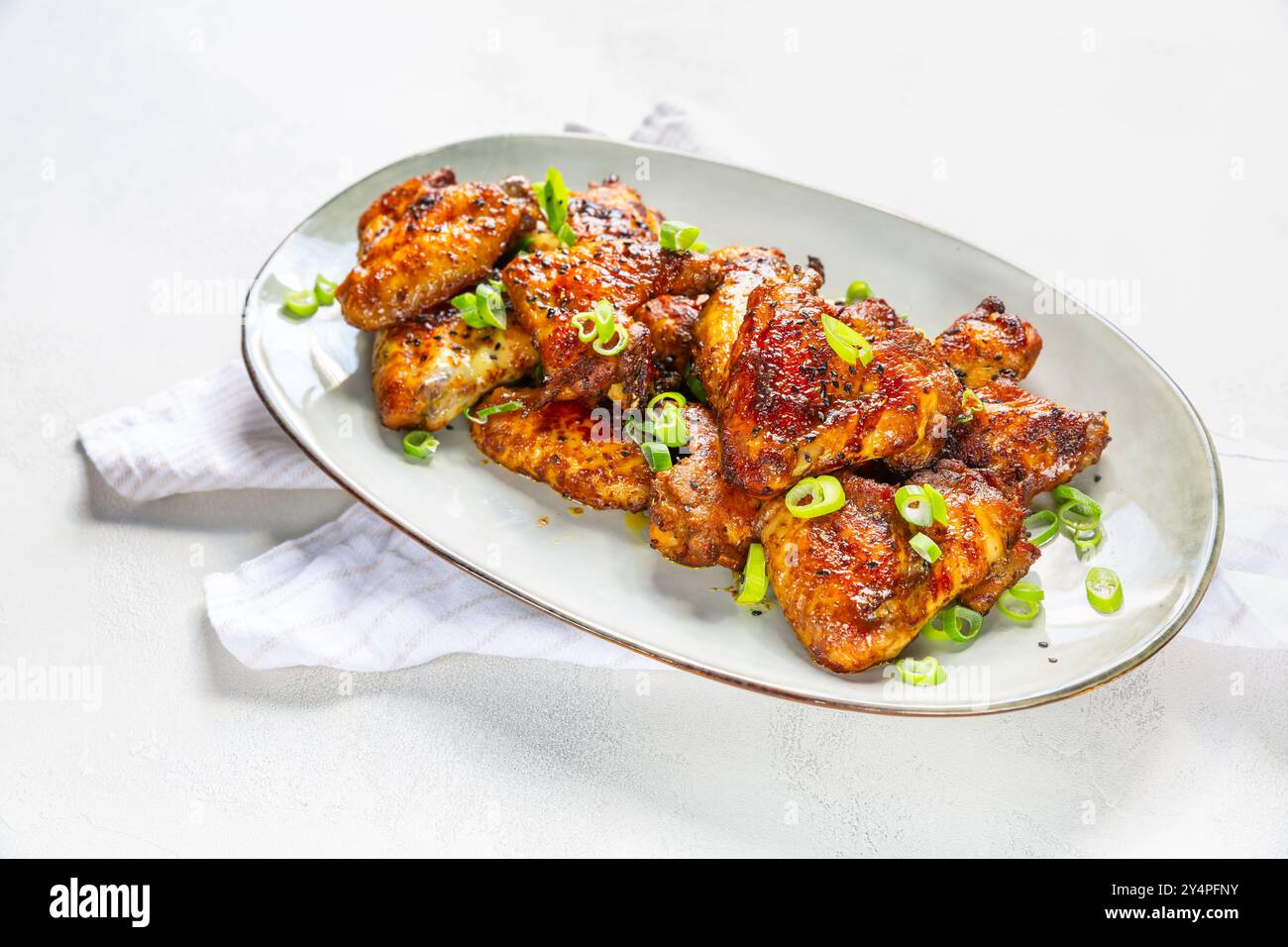 Plate crispy chicken wings hi-res stock photography and images - Alamy