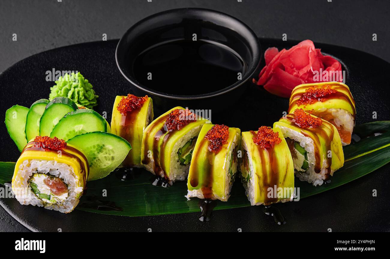 Avocado dragon sushi roll hi-res stock photography and images - Alamy