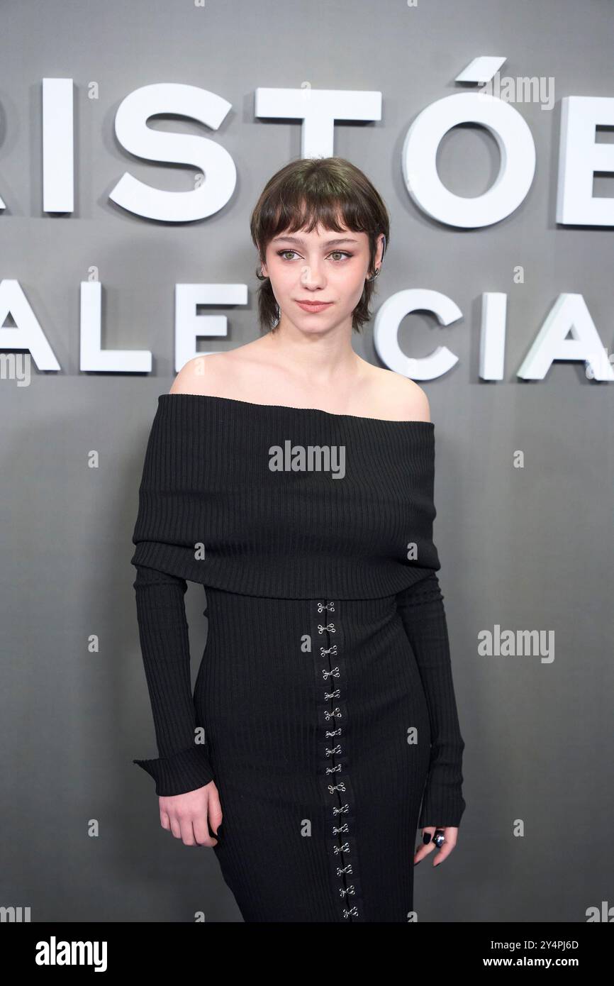 Maria Romanillos attends 'Cristobal Balenciaga' Premiere at Callao ...