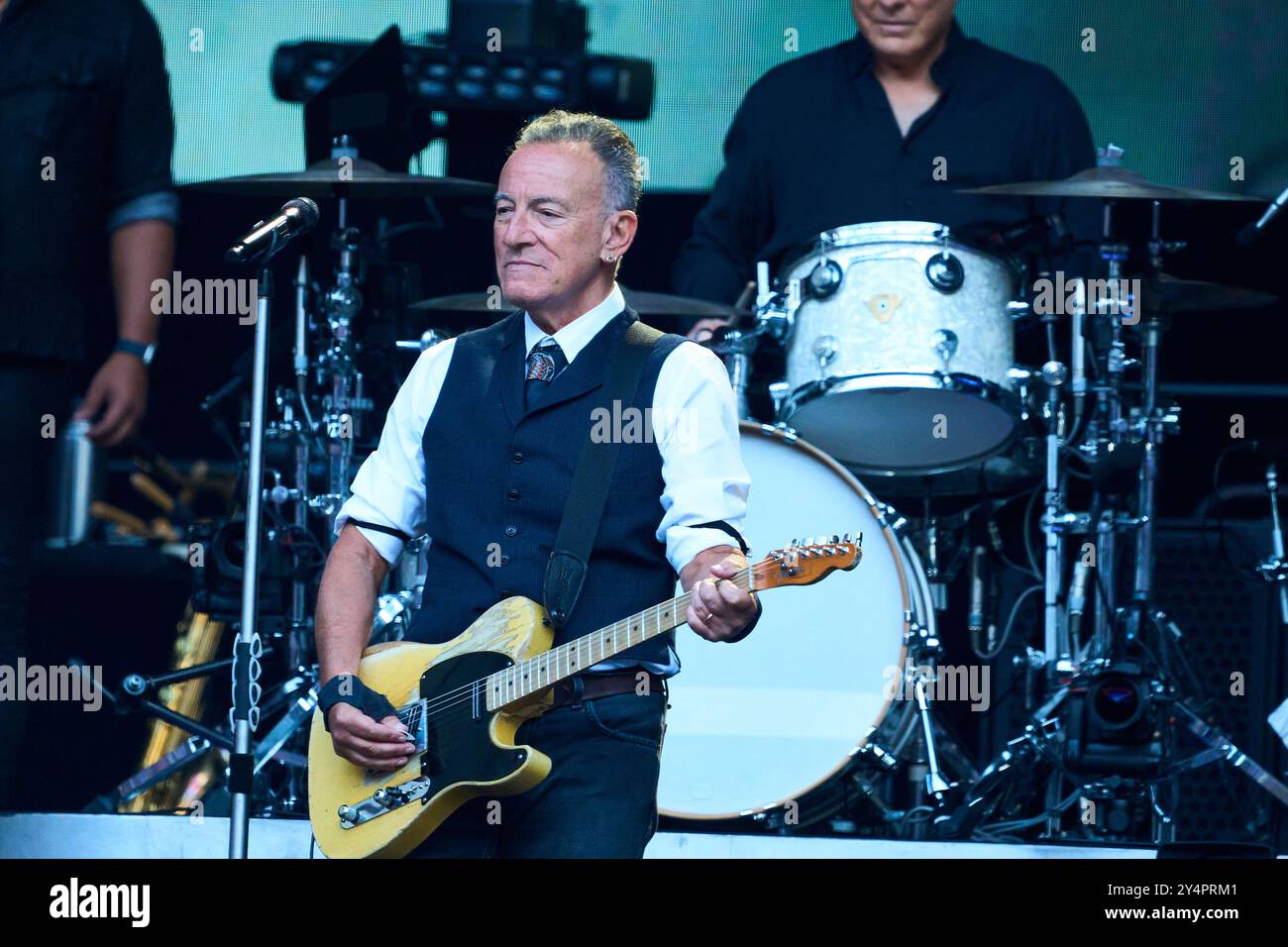 Bruce Springsteen perform on stage during Bruce Springsteen and The E ...