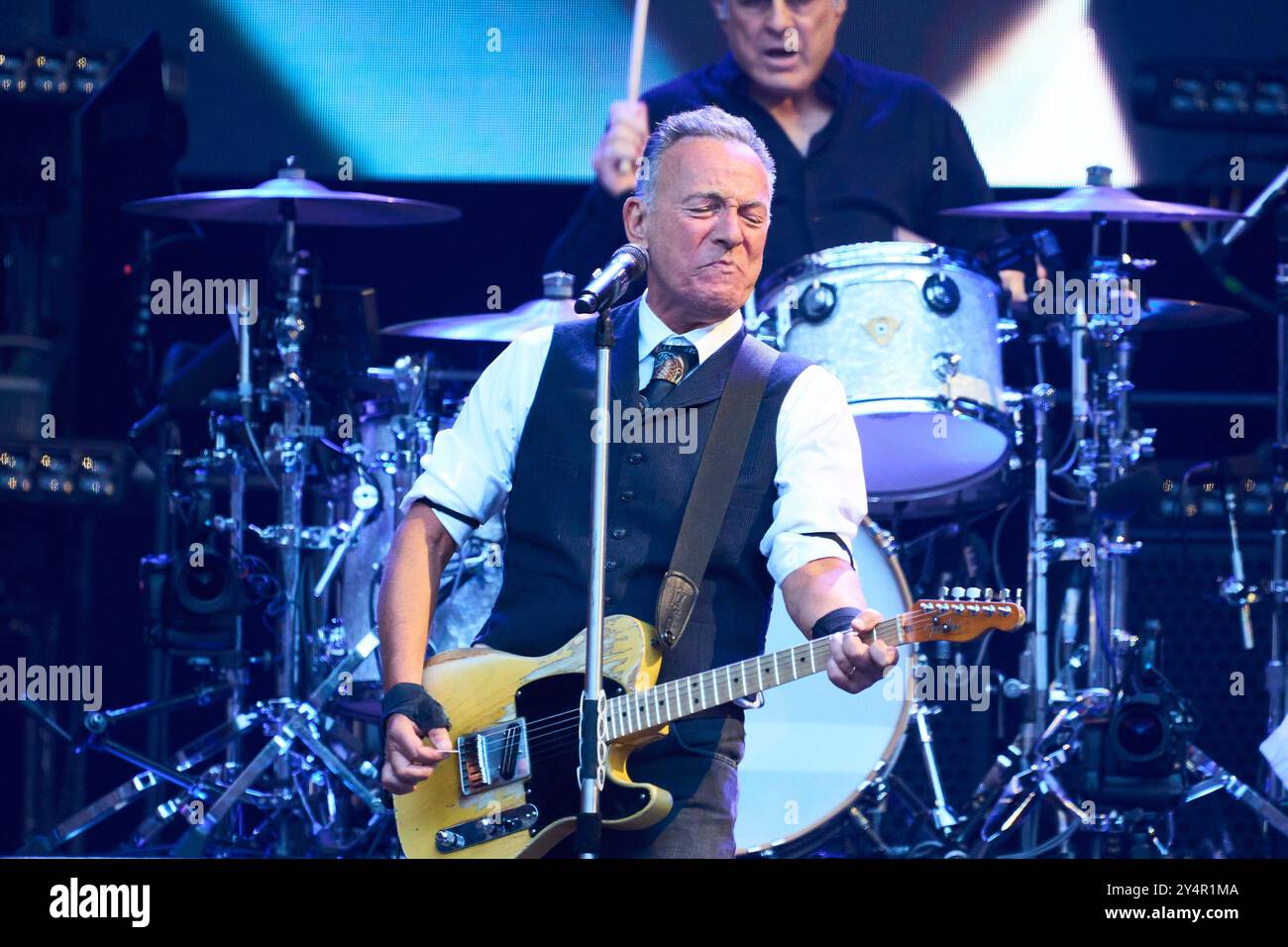 Bruce Springsteen perform on stage during Bruce Springsteen and The E ...