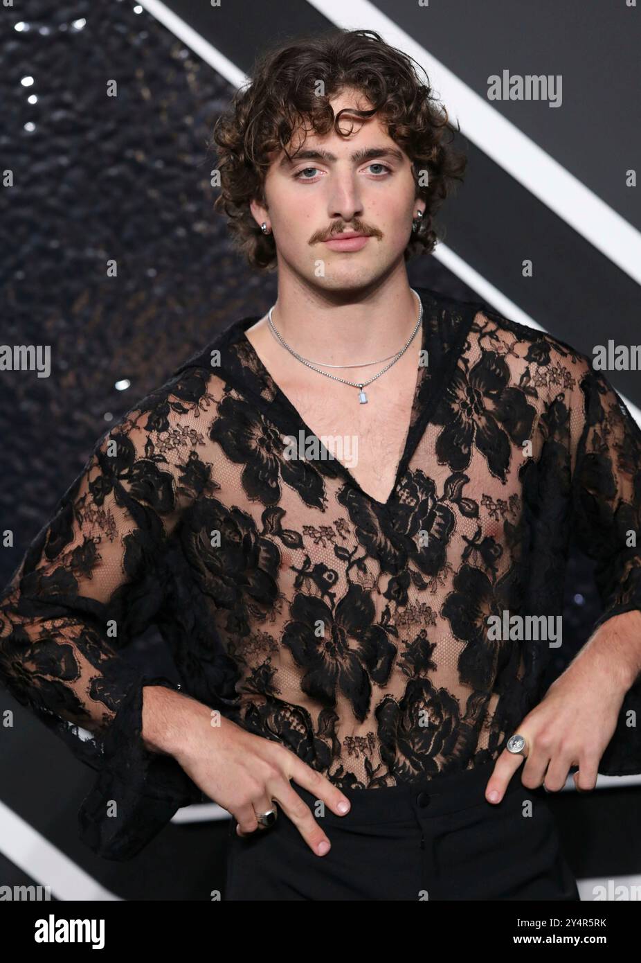 Newark, Vereinigte Staaten. 11th Sep, 2024. Benson Boone attends the ...