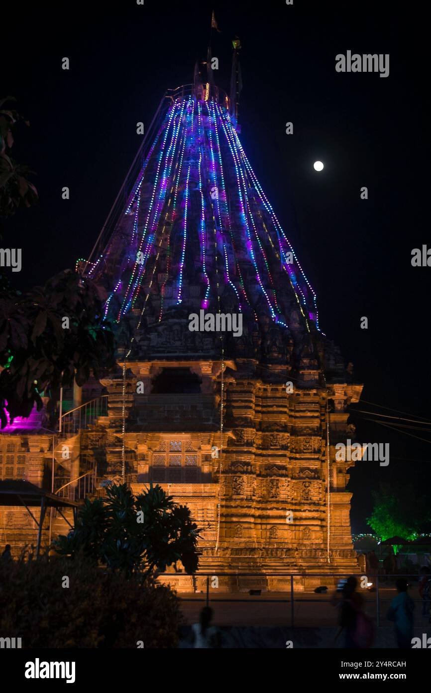 Indian temple full view hi-res stock photography and images - Alamy