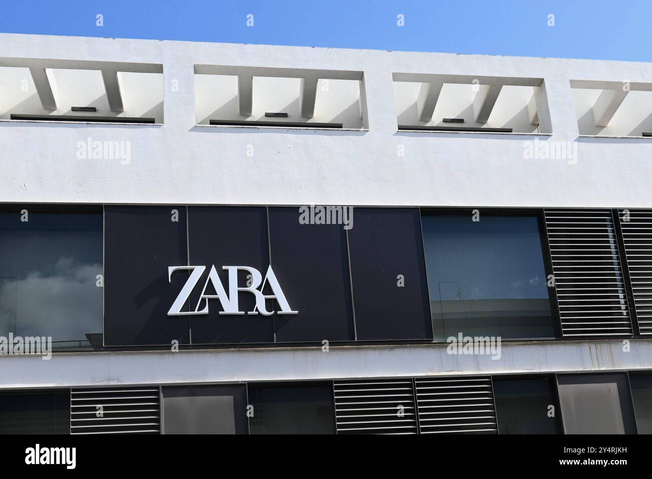 Griechische Insel. Griechenland, Rhodos-Stadt. Zara Fashion Store ...